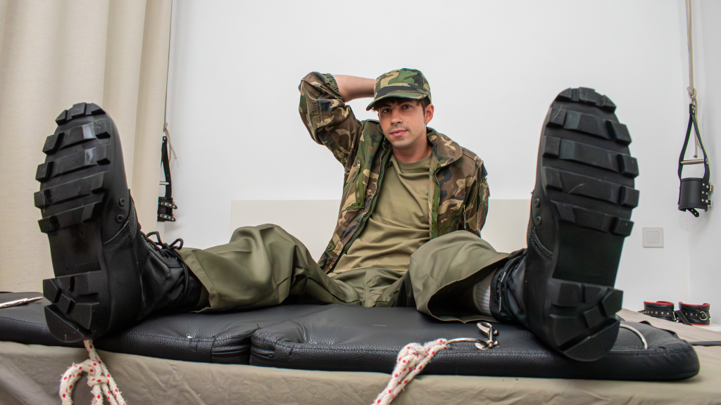 Feet up, soldier! - PSM Tickling Network